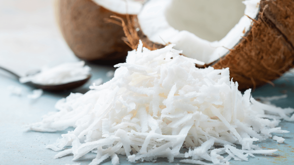 O Coco Seco: História, Benefícios Nutricionais e Receitas para as ...